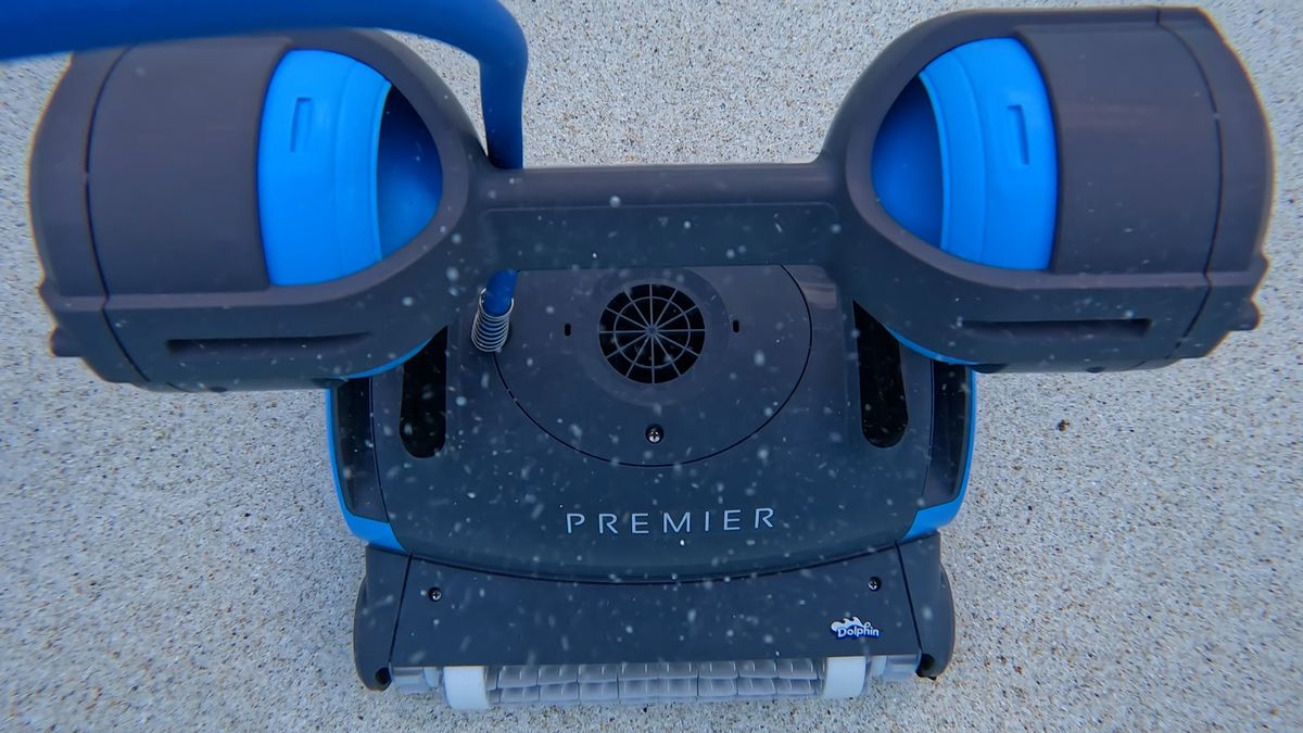 Dolphin Premier Review | PoolPad
