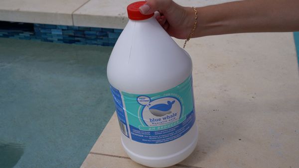 How To Lower pH Level In Your Swimming Pool | PoolPad